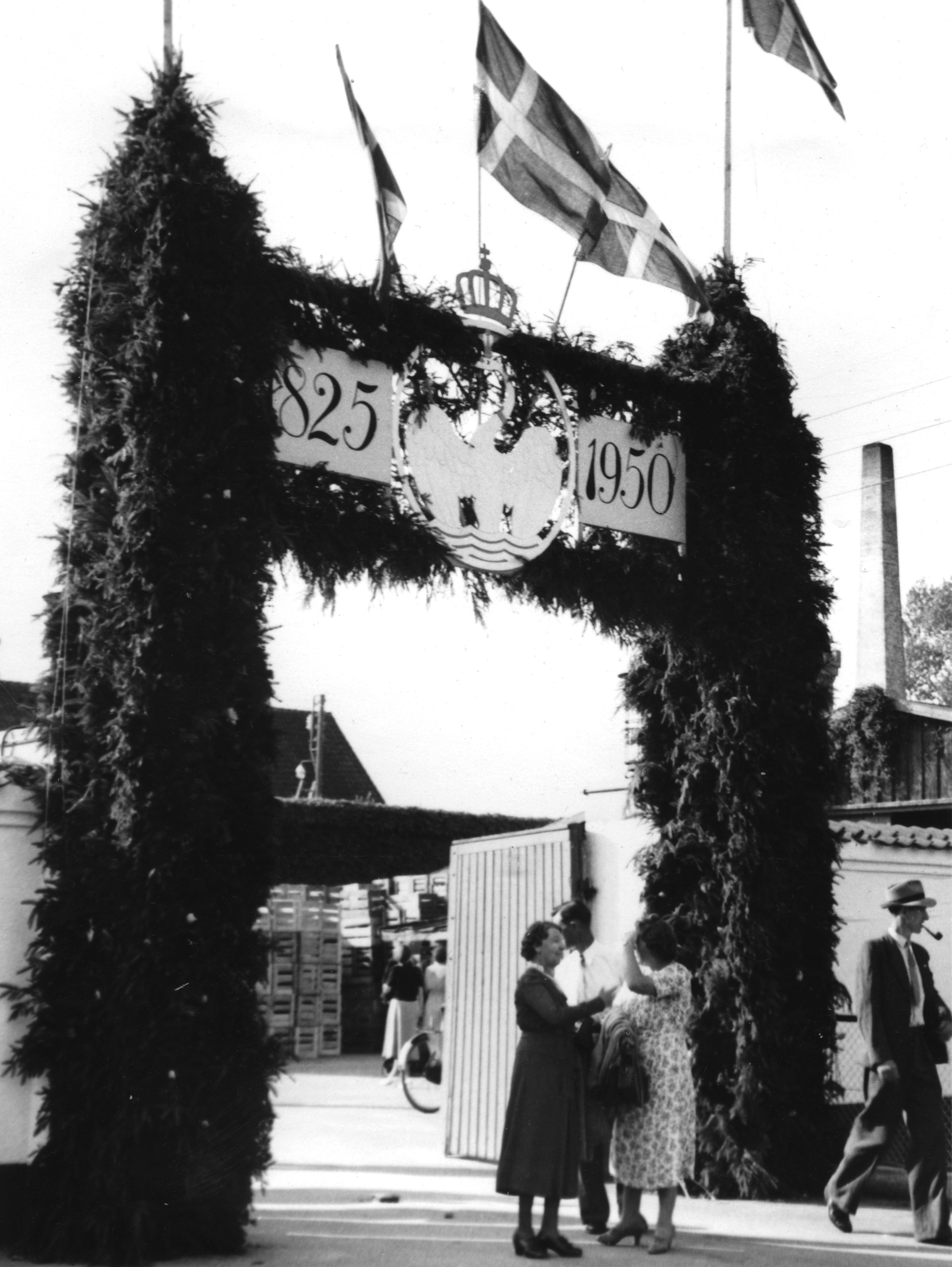 Holmegaards 200-års jubilæum: FEST - Art Matter - Guide - Journal ...